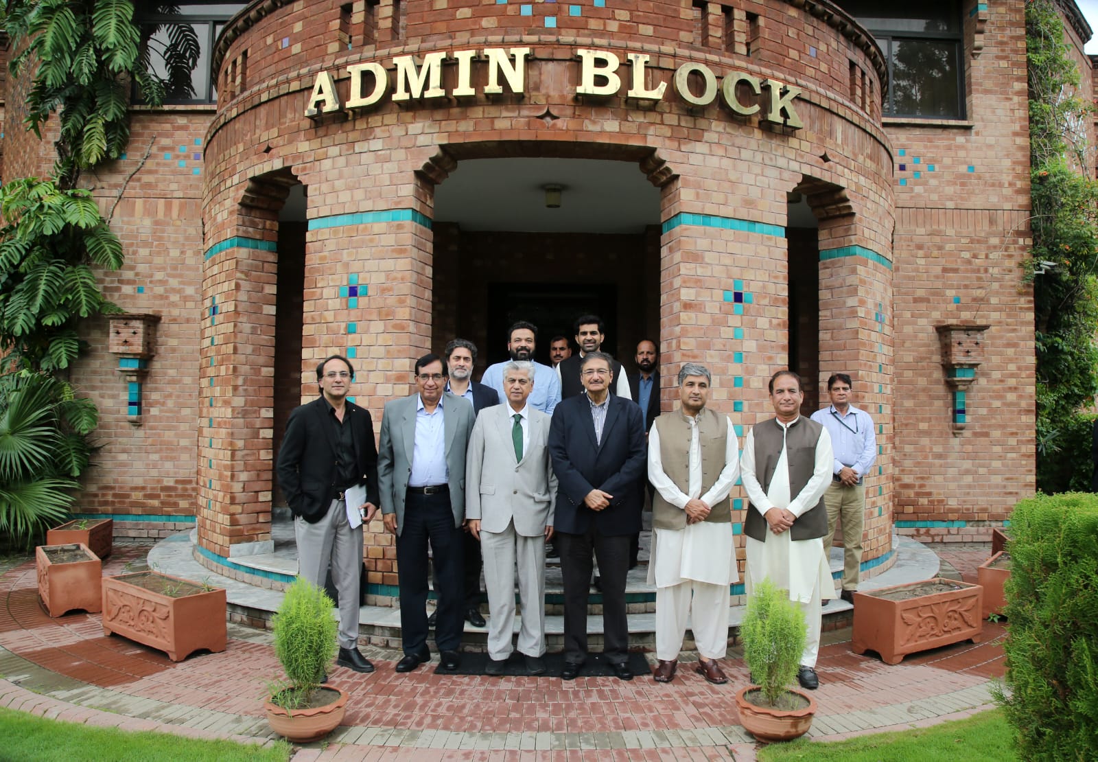 Federal Minister called on PCB Management Committee Chairman | Press ...