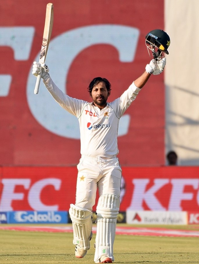 Sarfaraz hits an epic 118 as New Zealand fall short by one wicket and ...
