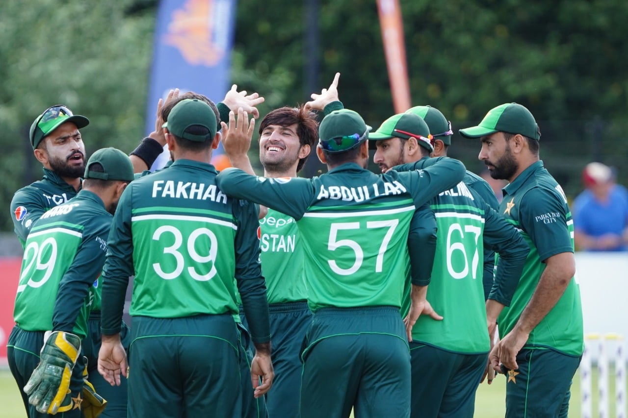 Naseem (5-33), Wasim (4-36) thwart the Netherlands; Pakistan move to ...