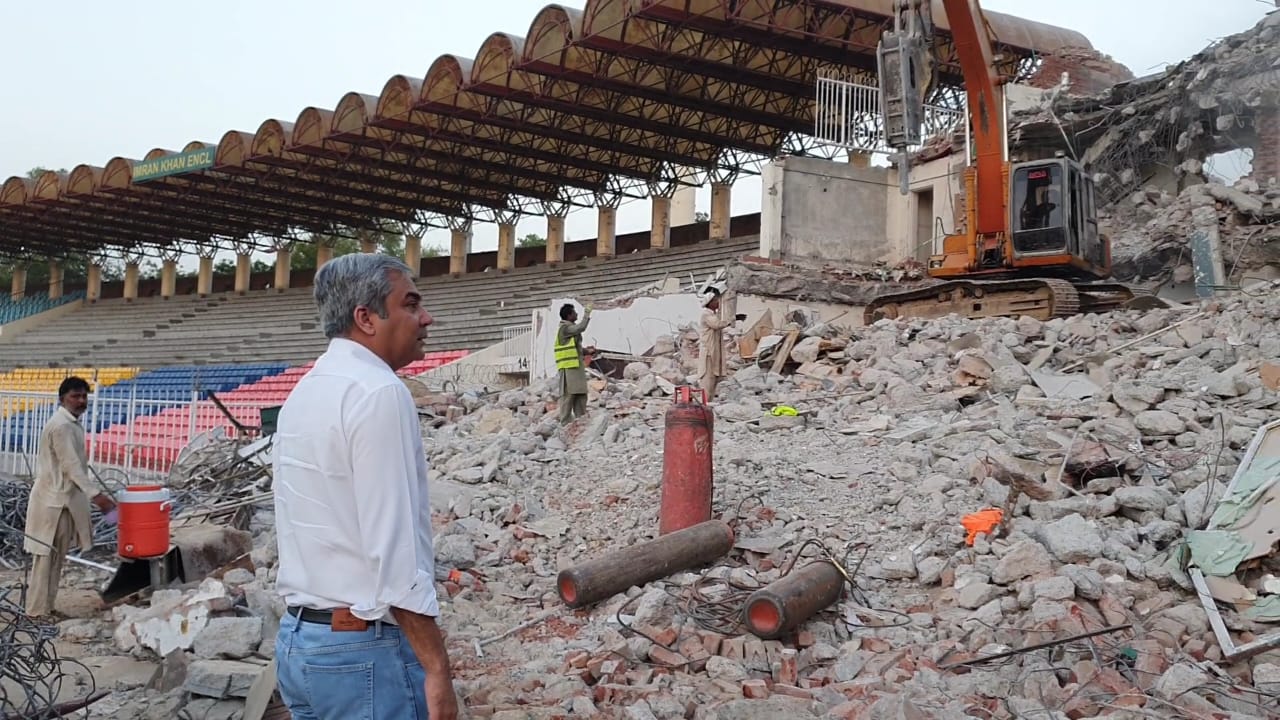 Chairman PCB visits Gaddafi Stadium to review upgradation work | Press ...