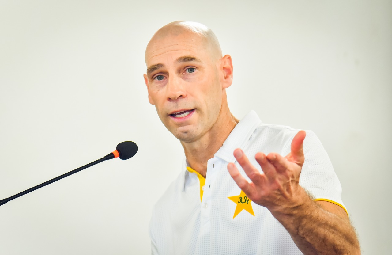 David Hemp interacts with media | Press Release | PCB